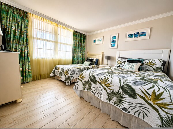 Luxury Beach Resort Marco Island Condo Ocean Views Pool Beach - Marco Island, FL