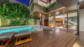 Vila exclusiva, vista para a piscina | Piscina particular