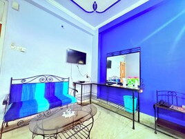 Quarto casal luxo, vista para a cidade | Escrivaninha, Wi-Fi de cortesia
