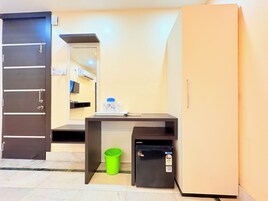 Quarto Duplo Premium, Vista para a cidade | Secretária, Wi-fi grátis 