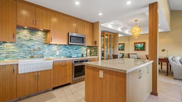 Apartamento em Condomínio Fechado, 3 quartos | Cozinha privada