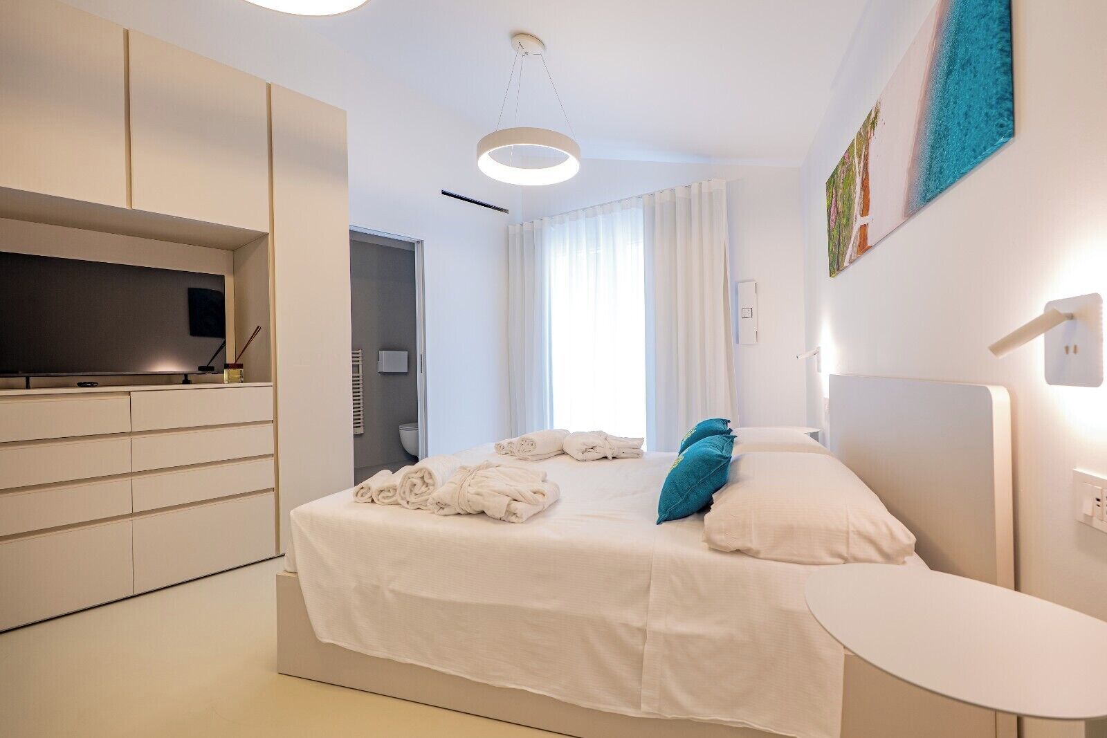 Quarto Duplo Standard | Minibar, cofre no quarto 