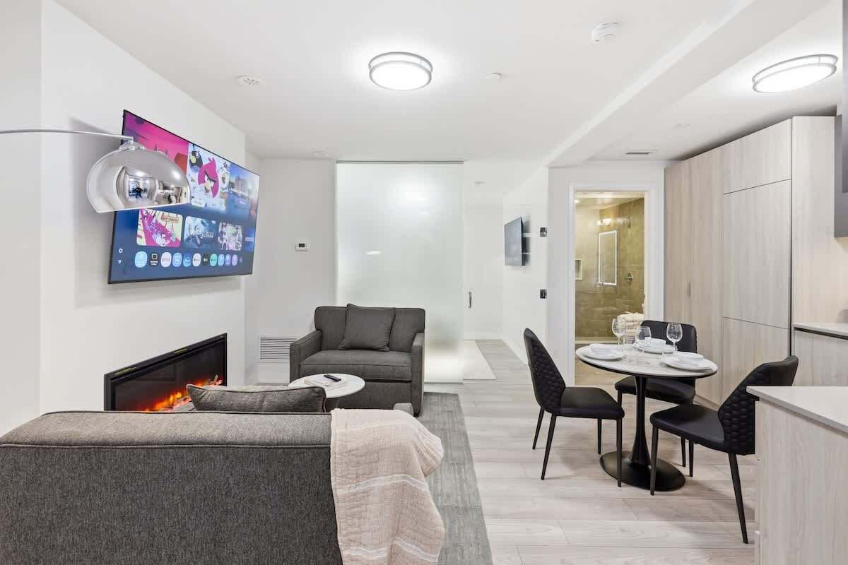 Toronto Boutique 4br 3.5 Bath Stay For 10 - 