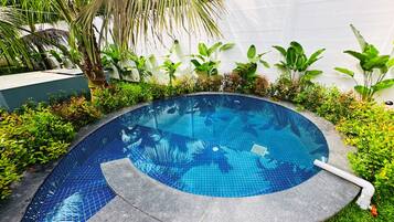 Suíte estúdio superluxo, sacada, vista para a piscina | Piscina | 2 piscinas internas, piscina externa