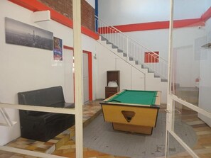 Quarto Duplo Deluxe, varanda | Sala de jogos
