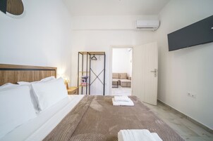 Apartamento Básico, varanda | Secretária, Wi-fi grátis