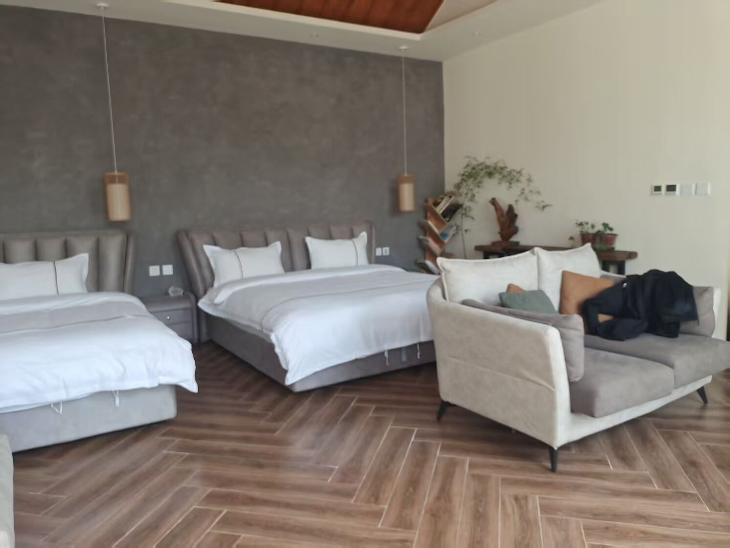 Quarto duplo luxo, sacada | Escrivaninha, espaço de trabalho para notebook, Wi-Fi de cortesia