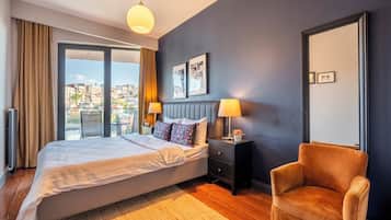 Apartamento de Luxo, varanda, Vista para a cidade | Cortinas/cortinados opacos, ferro/tábua de engomar, Wi-fi grátis