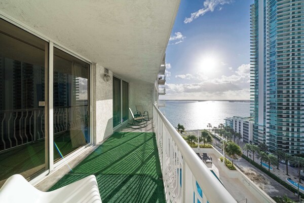 Brickell Bay View- Unbeatable Location With Parking - Miami, FL