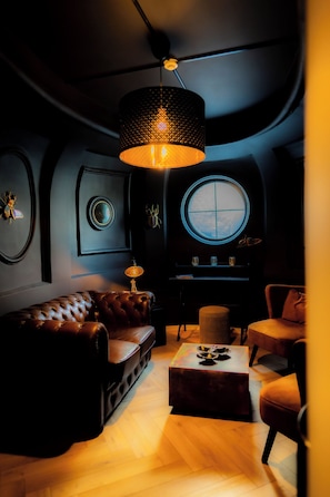Quarto Duplo de Luxo | Sala de estar | TV de ecrã plano 