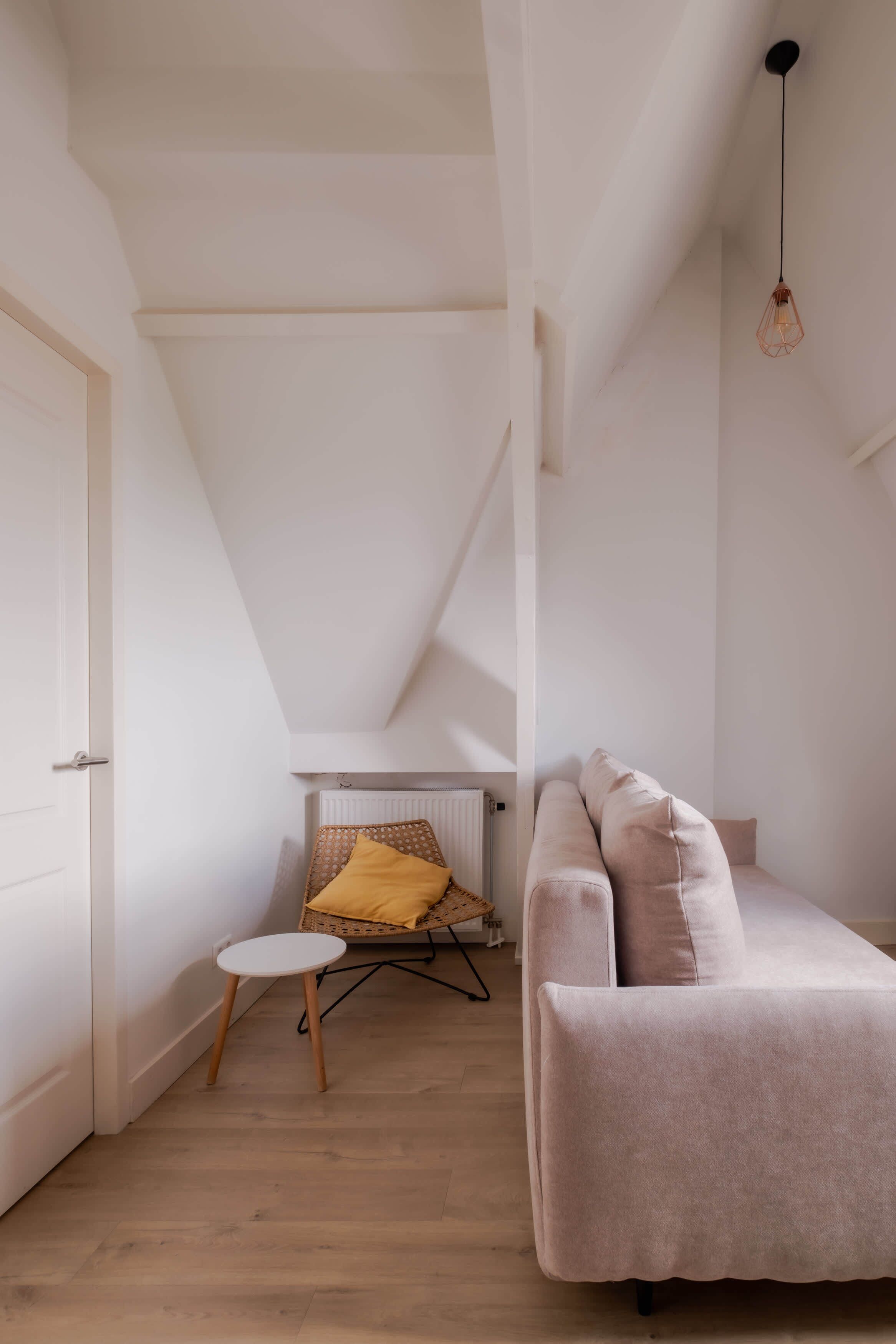 One Bedroom Apartment With Sloped Ceiling - Rotterdam