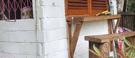 Quarto, varanda, vista para o rio | Cozinha compartilhada