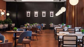 Café da manhã com buffet todos os dias mediante uma taxa