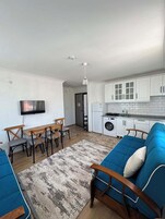 Apartamento Clássico, várias camas, fumadores, vista para a montanha | Sala de estar