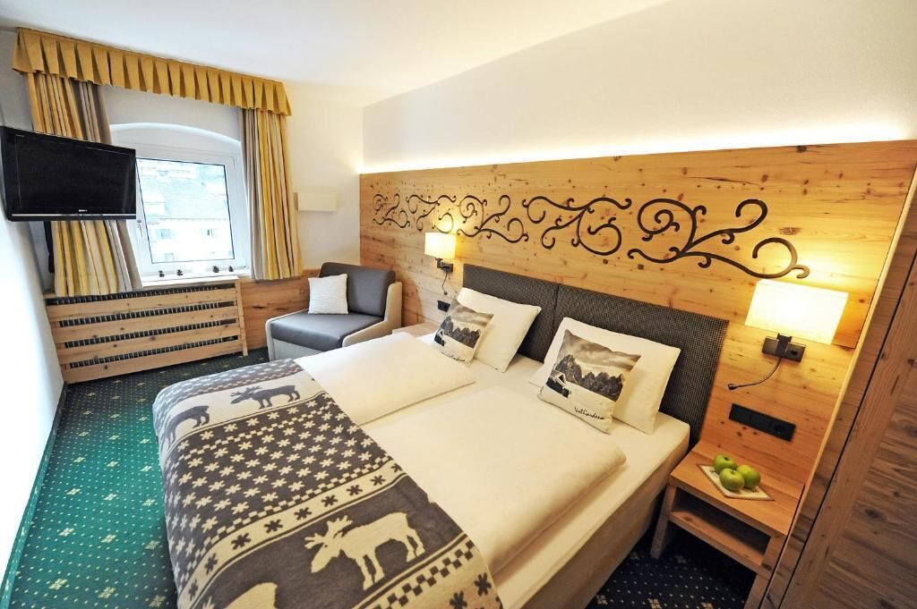 Quarto Duplo Comfort | Cofre no quarto, Wi-fi grátis, roupa de cama fornecida 