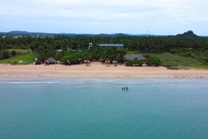 Quarto casal luxo, vista para o jardim | Praia