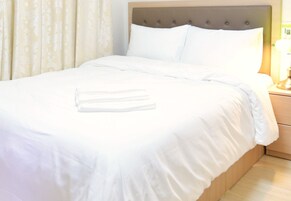 Suite Empresarial, cozinha, Vista para a cidade | Roupa de alta qualidade, secretária 