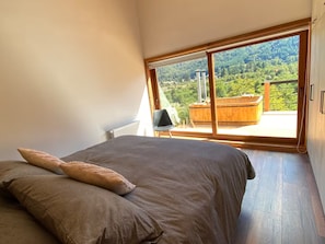 Luxury Mountain Cabin w/ Riverfront, Hot Tub & Mountain Views Near ...