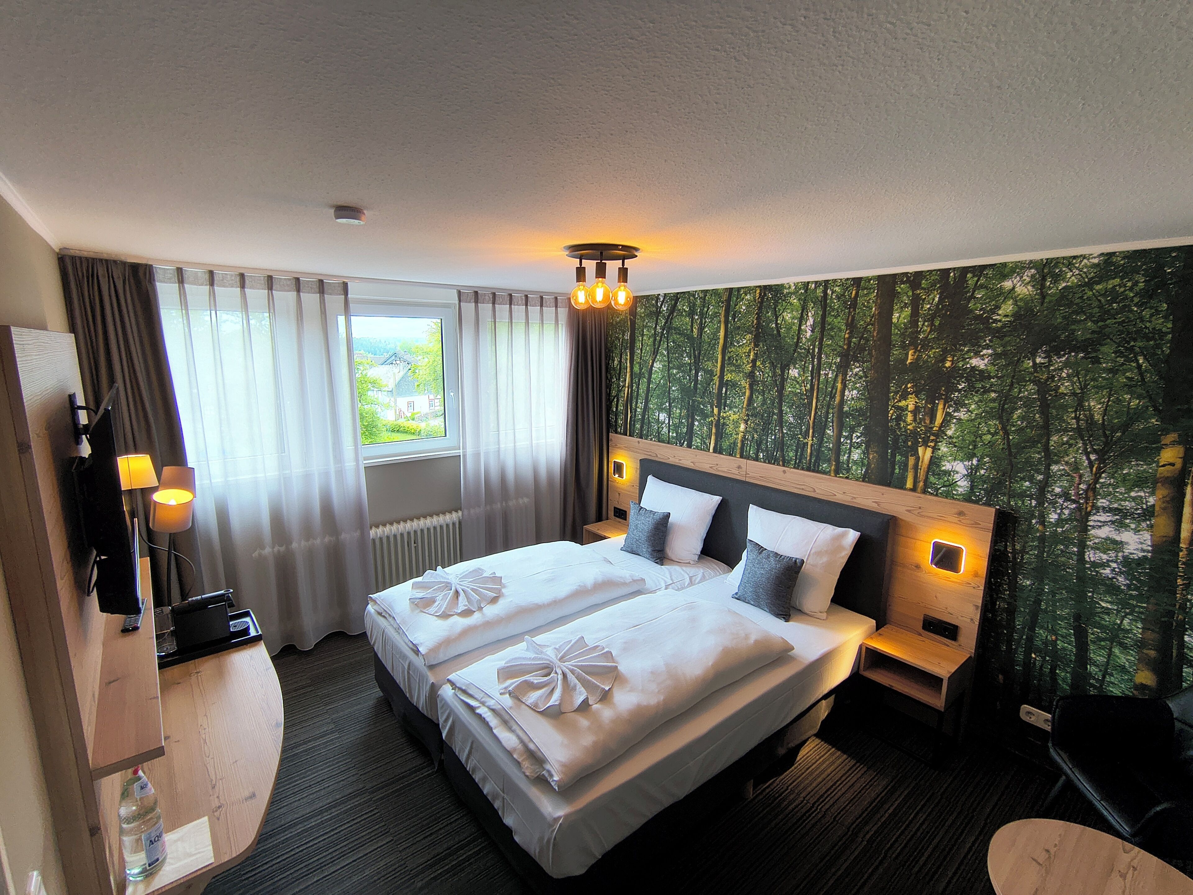Quarto casal conforto, vista para o jardim | Cofres nos quartos, Wi-Fi de cortesia