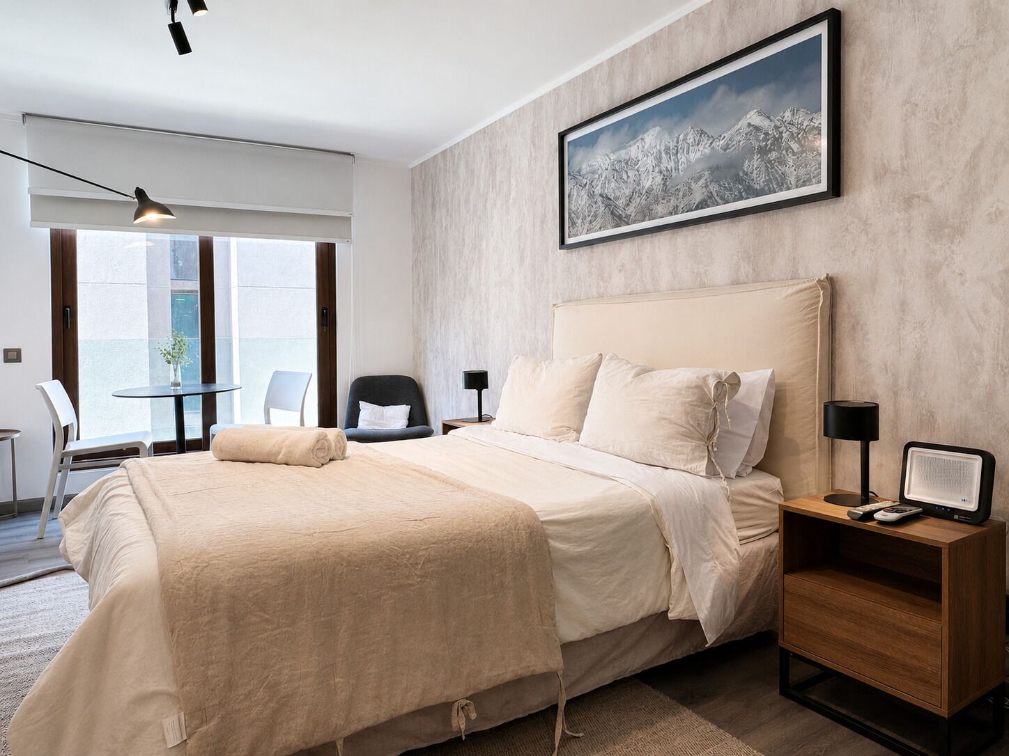 Apartamento superior | Roupas de cama premium, edredons de pluma, cortinas blackout