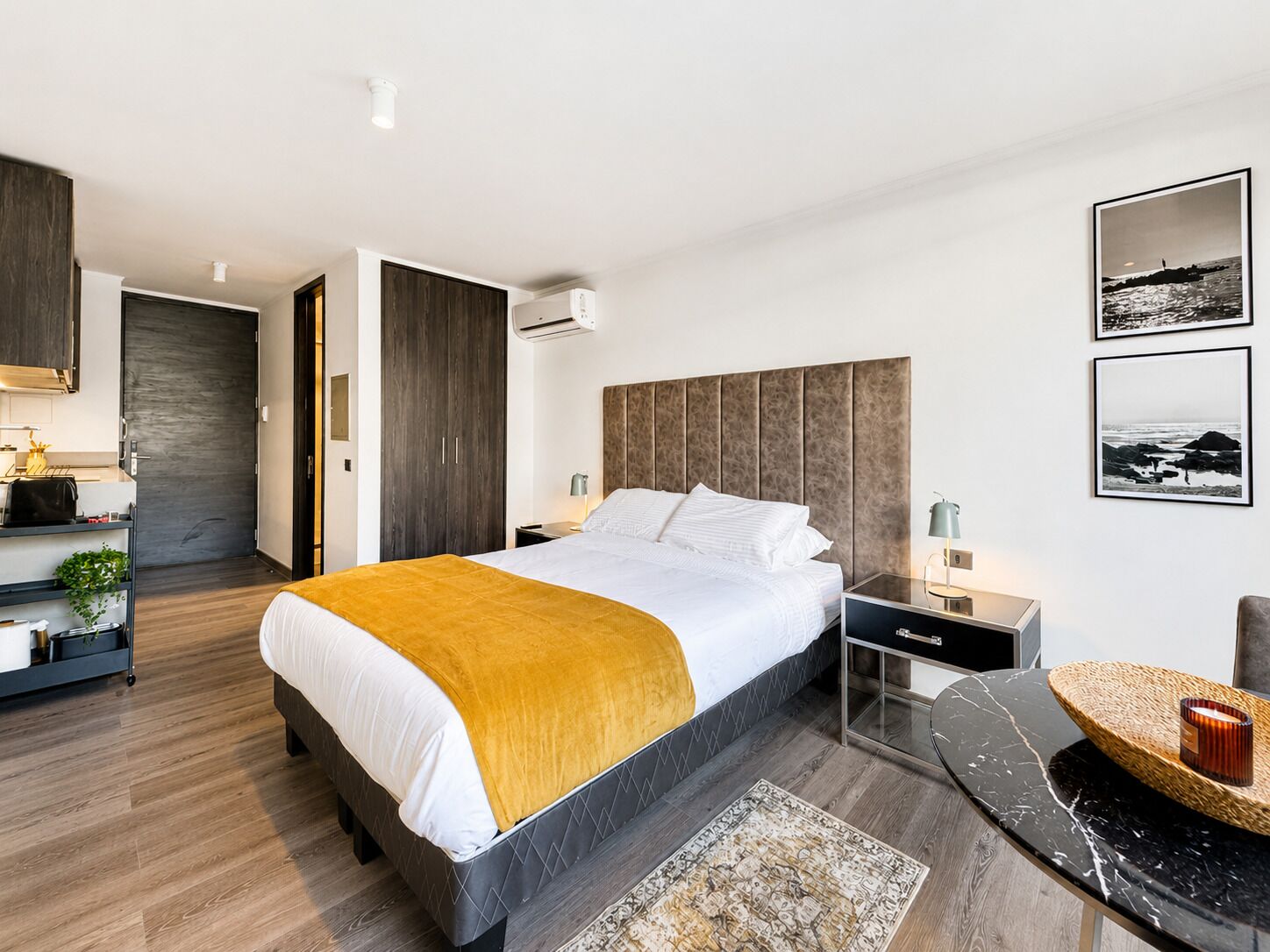 Apartamento superior | Roupas de cama premium, edredons de pluma, cortinas blackout