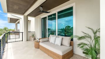 Villa (4 Bedrooms) | Varanda