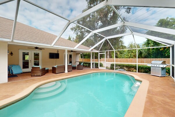 4365 9th Ln - Vero Beach, FL