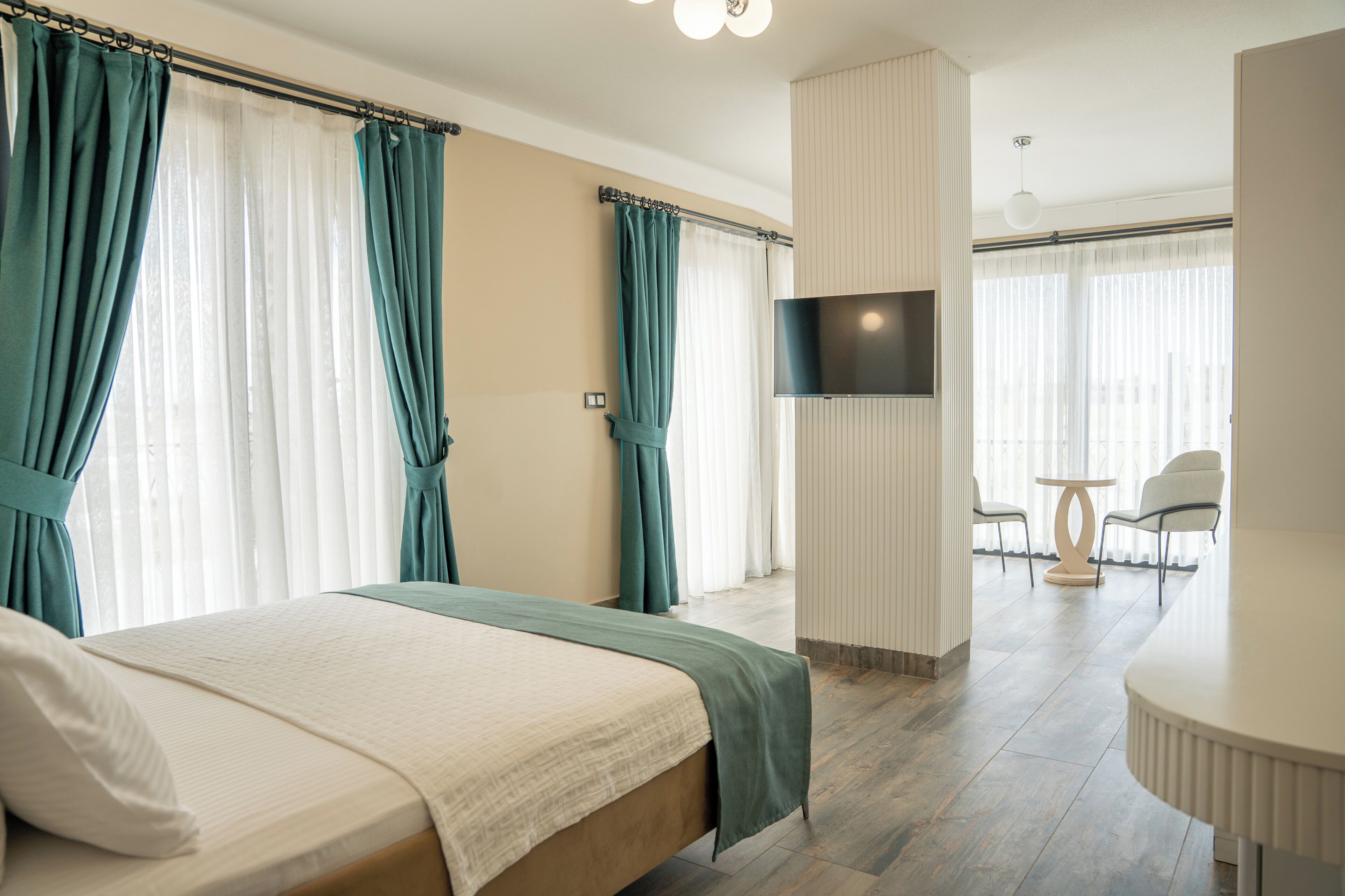Quarto standard, vista para o mar | Frigobar, cofres nos quartos, Wi-Fi de cortesia, roupa de cama