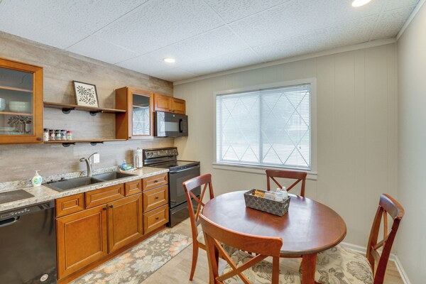 Easy Lake Access! Blue Water Base Camp Near Dtwn - Port Huron, MI