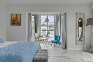 Apartamento família, sacada | Roupas de cama premium, ferros/tábuas de passar roupa