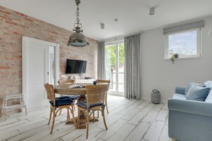 Apartamento Familiar, varanda | Roupa de alta qualidade, ferro/tábua de engomar 
