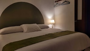 Quarto conforto, vista para o pátio | Wi-Fi de cortesia