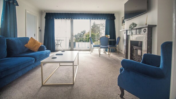 Apartamento Superior, varanda, vista para o jardim | Sala de estar