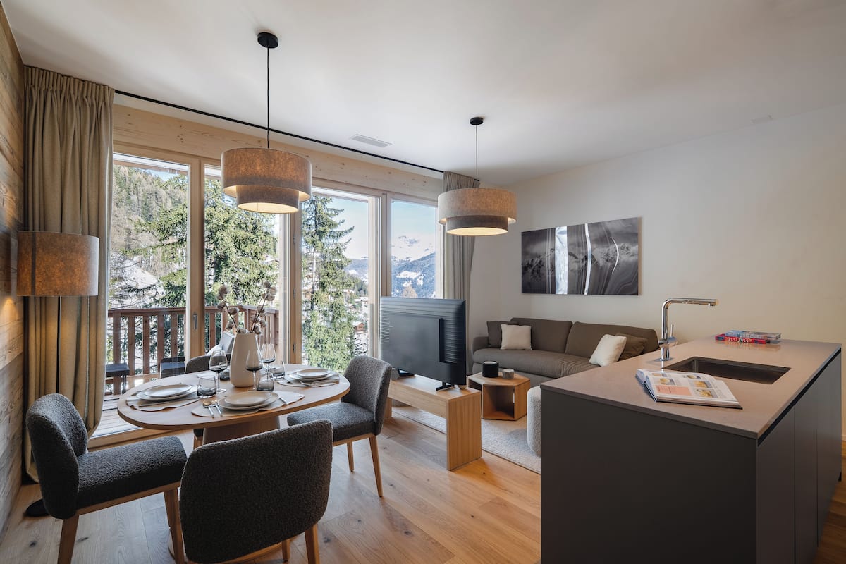 Alpine : Appartement 92 | Roupas de cama premium, cofres nos quartos, berços grátis