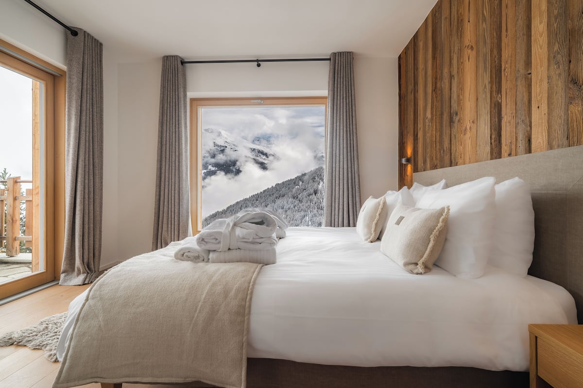 Alpine : Chalet B1 | Roupas de cama premium, cofres nos quartos, berços grátis
