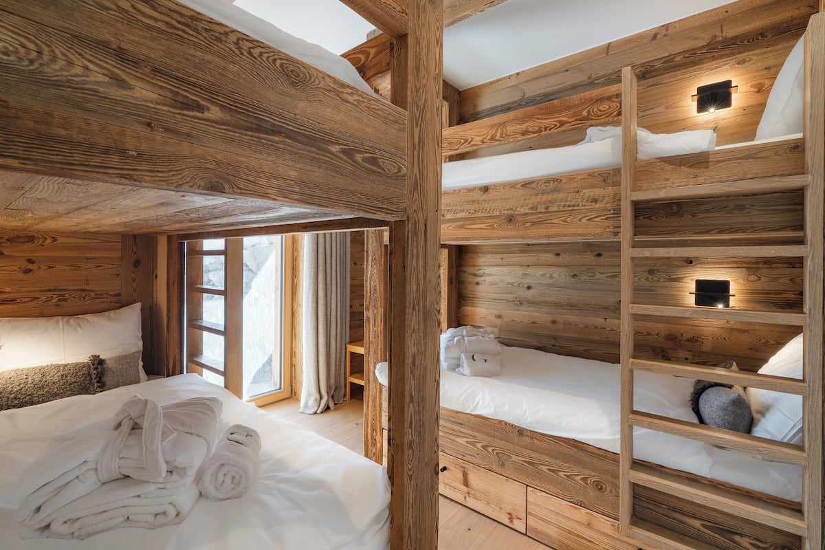 Alpine : Chalet I | Roupas de cama premium, cofres nos quartos, berços grátis