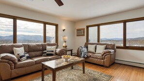 Casa (Multiple Bedrooms) | Interior