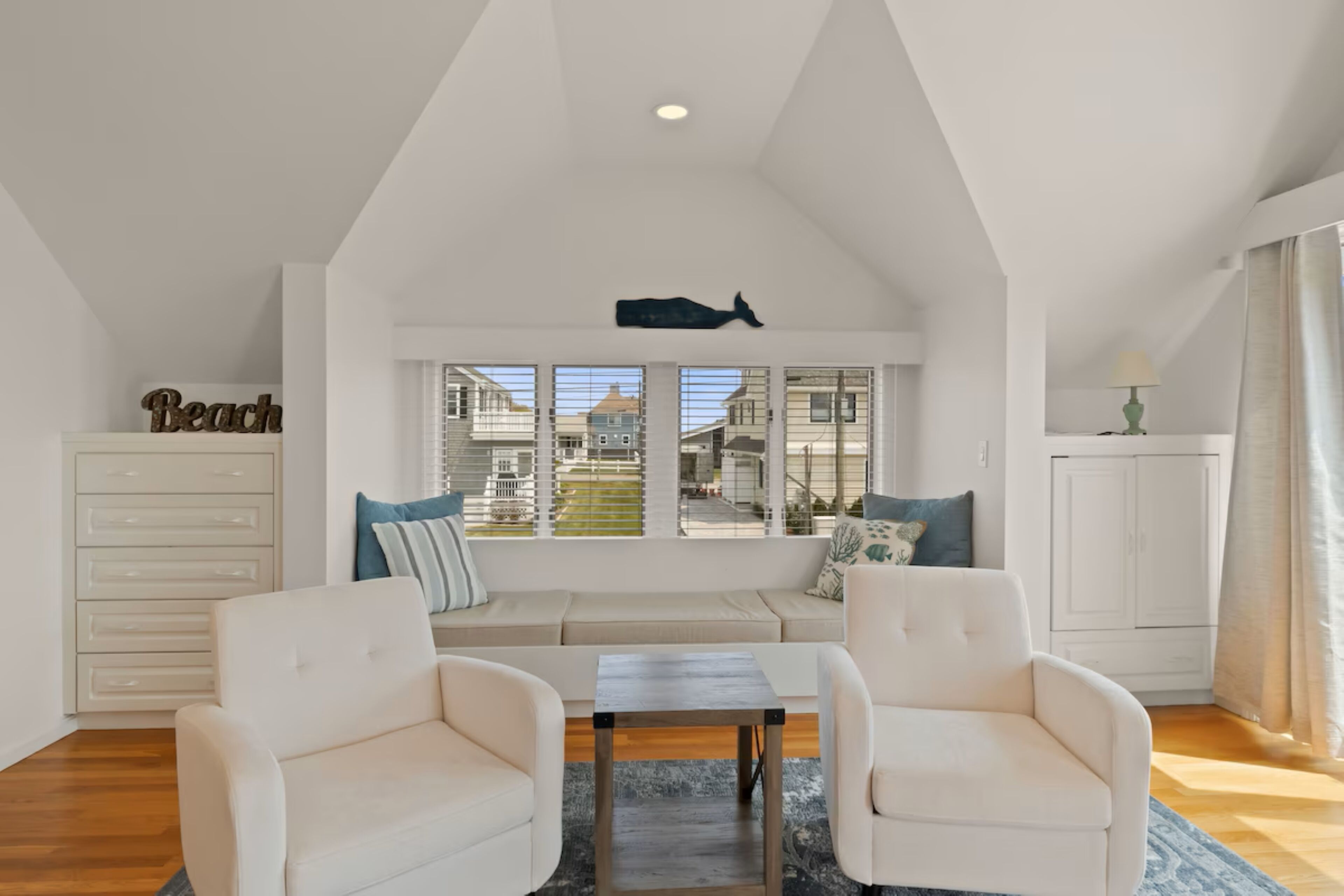 Popponesset Beach House-3 Bedroom, Sleeps 6, A/c, 2 Baths One Back From Beach - Mashpee, MA