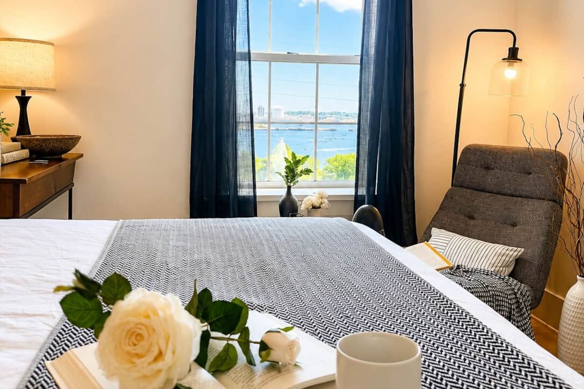 Apartamento luxo, vista para a baía | Roupas de cama de algodão egípcio, roupas de cama premium