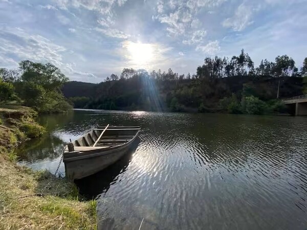 Tranquil 3-bedroom House Retreat Near River Beach - Pampilhosa da Serra