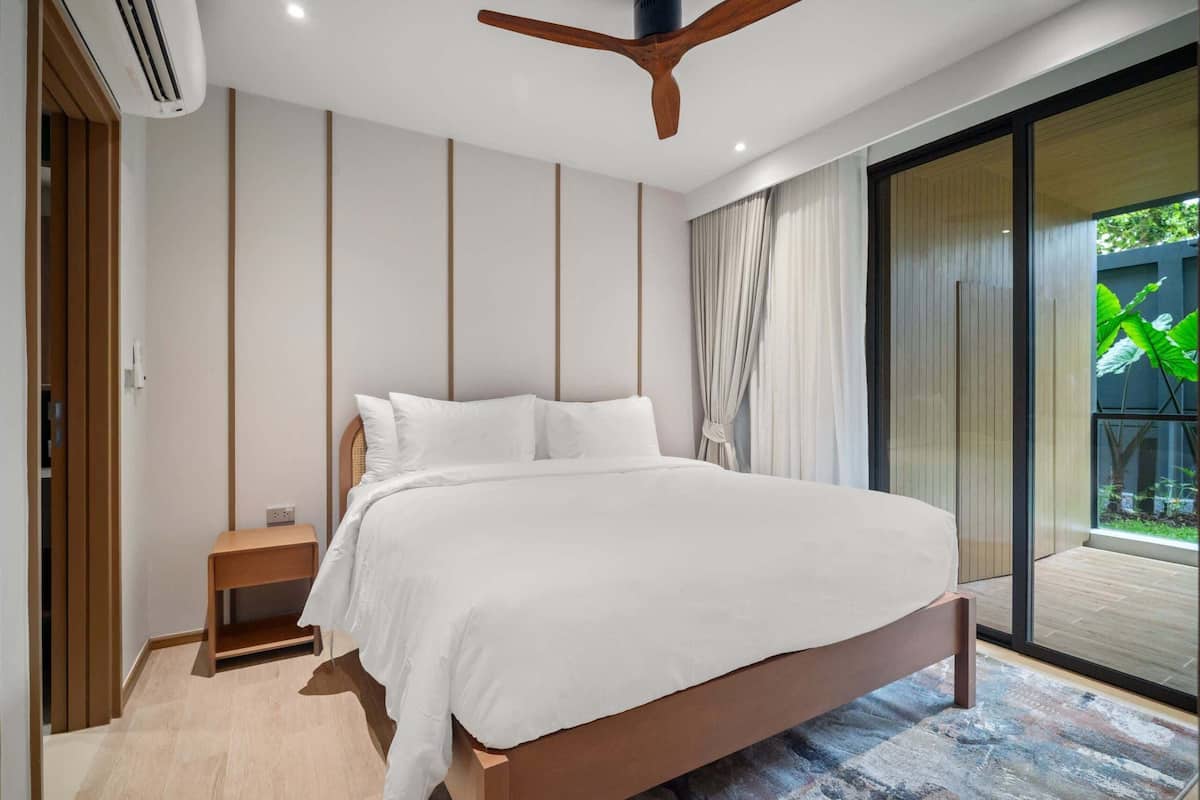 Three-Bedroom 3B Ground Floor | 2 quartos, secretária adequada para computadores portáteis 