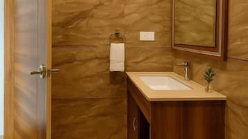 Quarto casal luxo | Banheiro | Chuveiro, produtos de toalete grátis, sabonete, shampoo