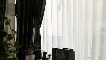 Quarto Básico | Secretária, secretária adequada para computadores portáteis