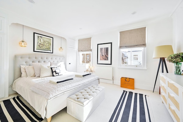 2 Bed Chelsea Townhouse Sleeps 5 - Pet Friendly - Fulham
