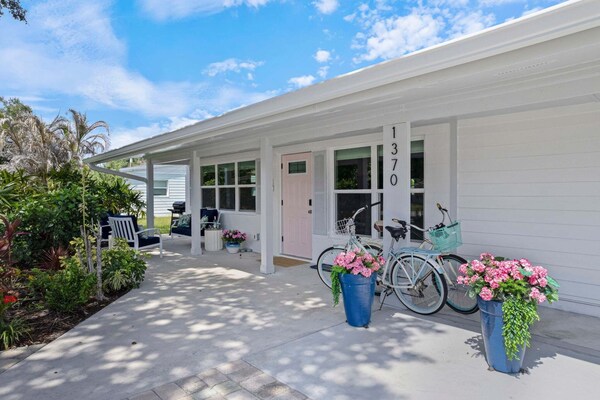 Neptune's Hideaway - Vero Beach, FL