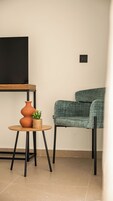 Quarto superior, sacada, vista para a cidade | Quartos à prova de som, Wi-Fi de cortesia, roupa de cama