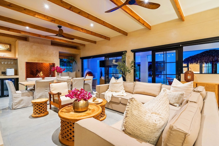 The Lazy Olive - Four Bedroom House, Sleeps 8 - Saint Helena Bay