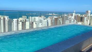 15 piscinas exteriores, da(s) 5:00 à(s) 0:00, espreguiçadeiras