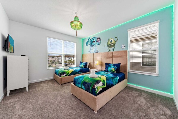 Home & Storey Lake Water 5br/5ba - Park Amenities - The Land, Orlando