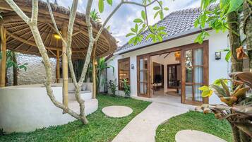 Villa Exclusiva, vista para a piscina | Terraço/pátio interior